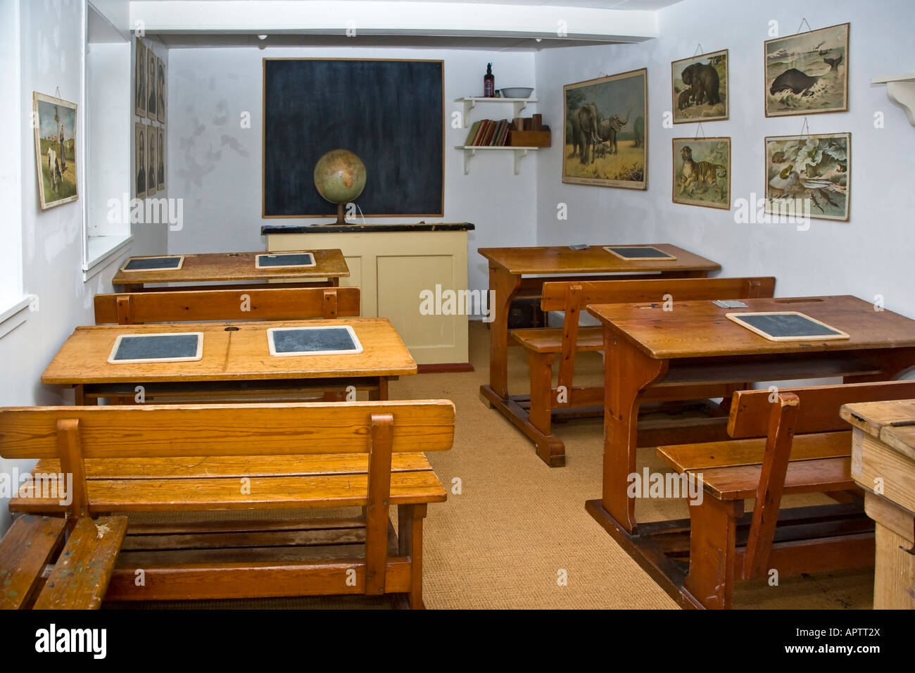 Antique school classroom desk hi-res stock photography and images - Alamy