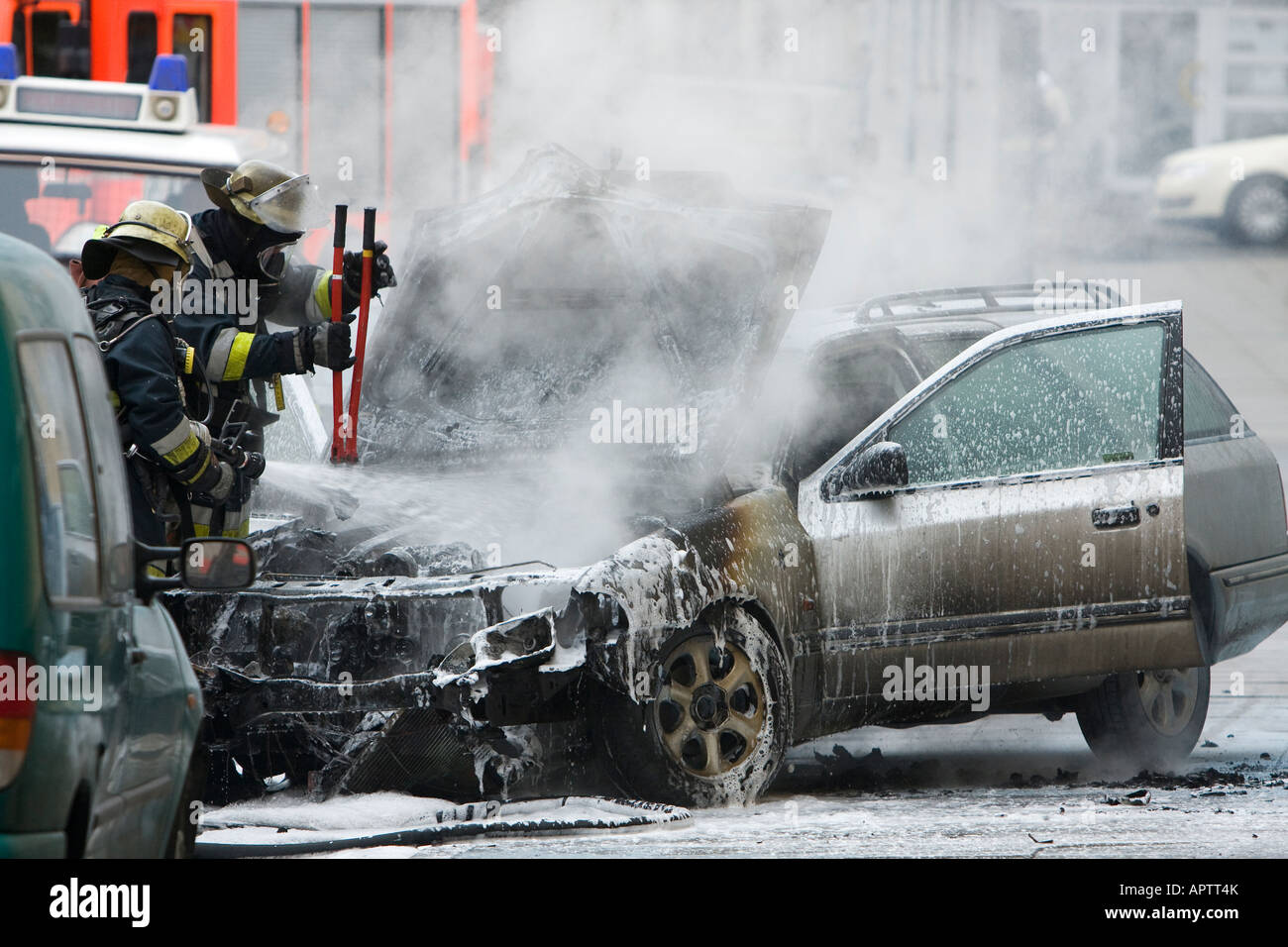 Car firefighting hi-res stock photography and images - Alamy