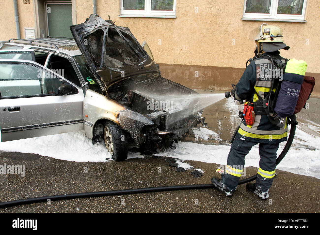 Car firefighting hi-res stock photography and images - Alamy