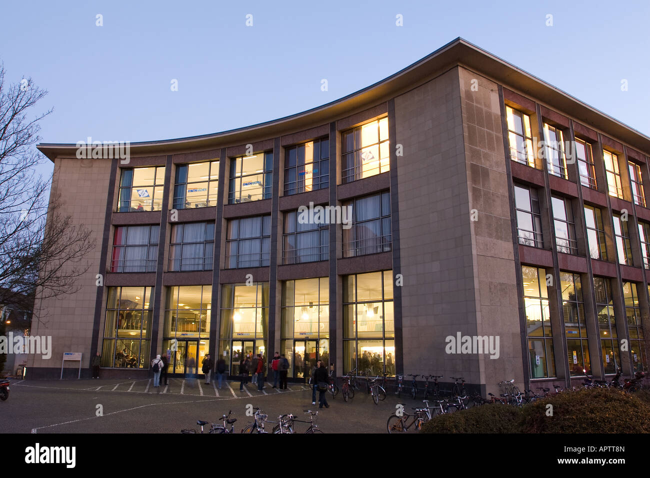 Hochschulgebaeude hi-res stock photography and images - Alamy