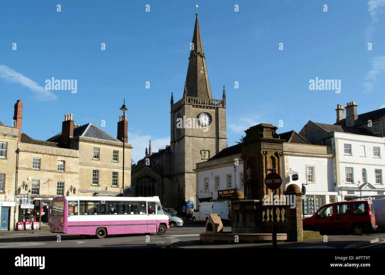 St andrews church chippenham wiltshire hi-res stock photography and ...