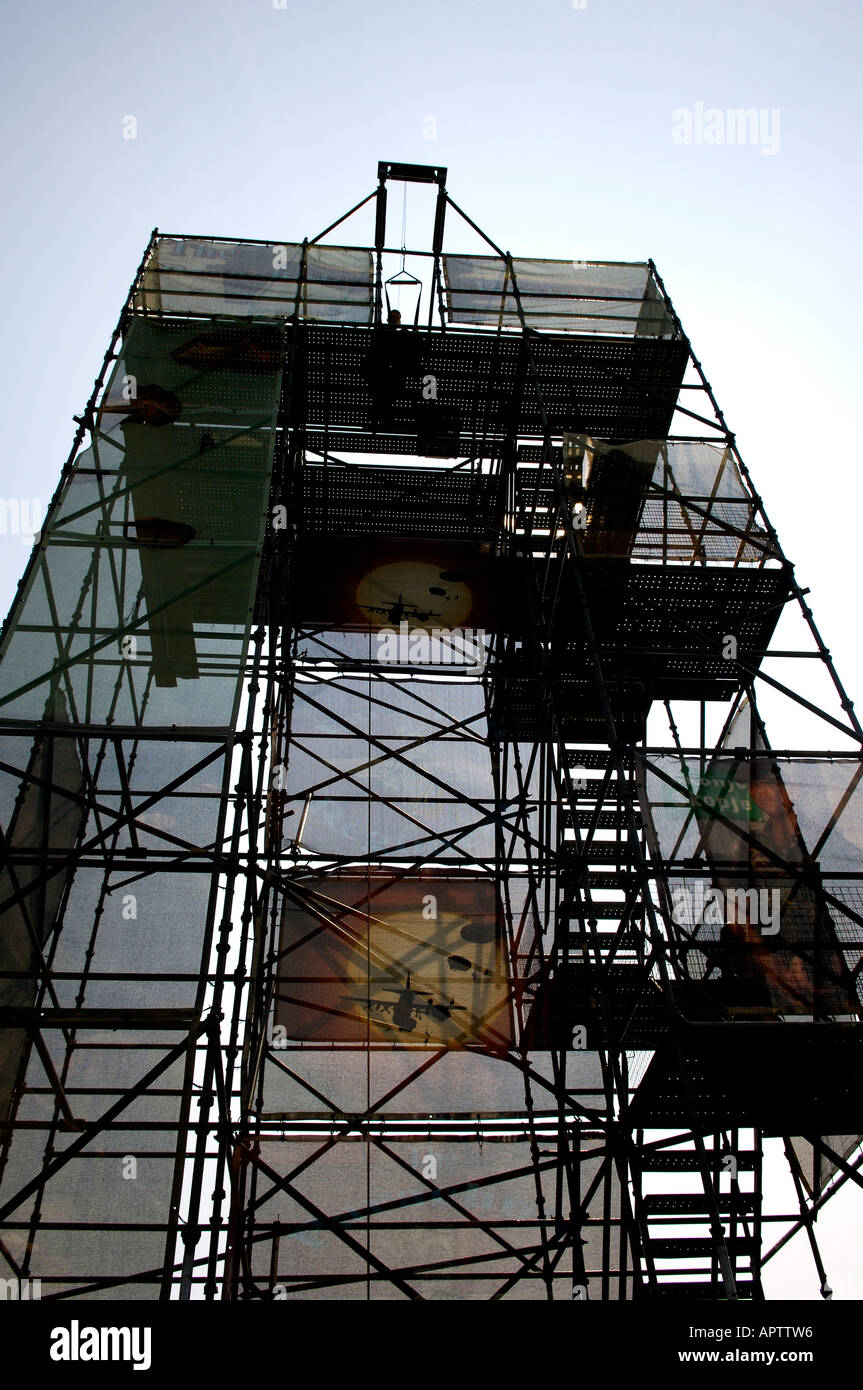 Army commando climbing tower Stock Photo - Alamy