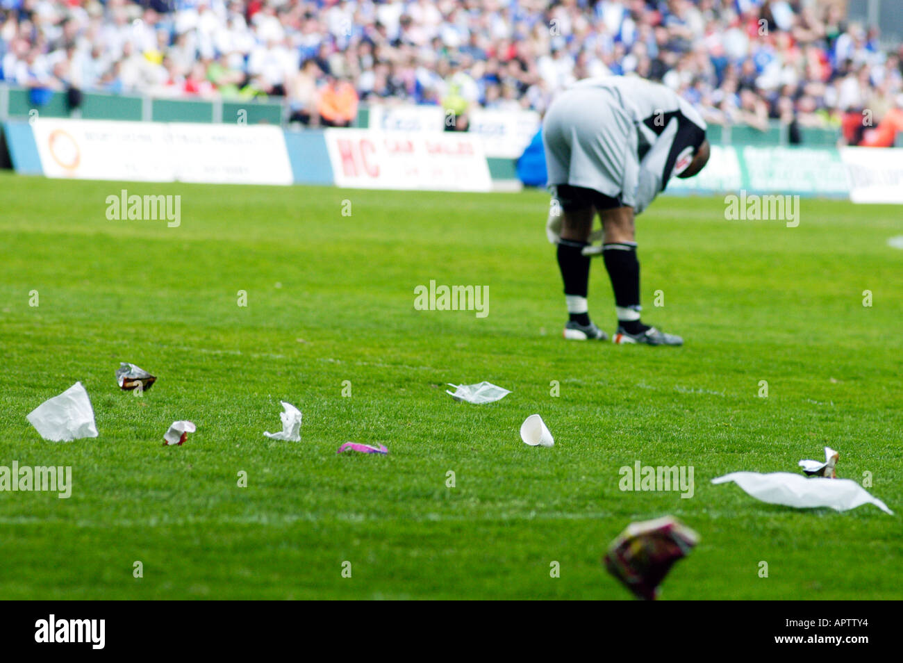 Rubbish football pitch hi-res stock photography and images - Alamy