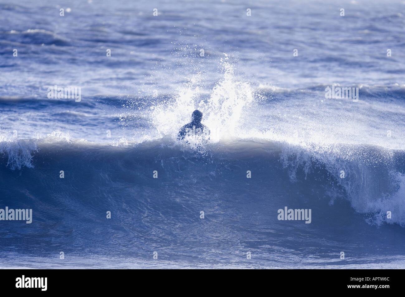 Girl surfer tube hi-res stock photography and images - Alamy