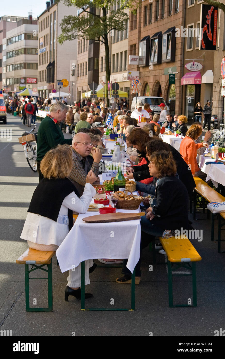 German people family eating lunch hi-res stock photography and images ...