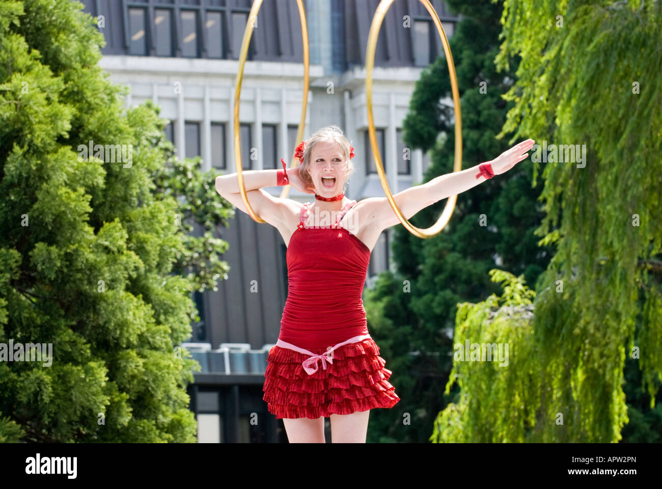 World Buskers Festival 2008 - Tina Machina of Tumble Circus Stock Photo ...