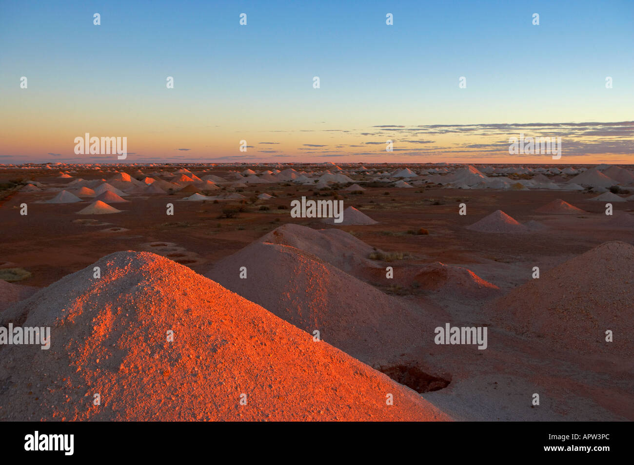 Coober pedy opal mining area hi-res stock photography and images - Alamy