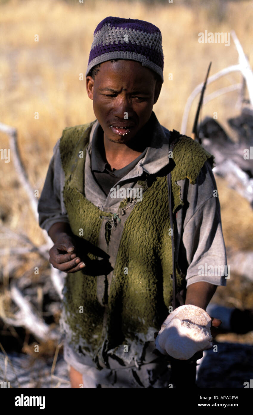 Basarwa hunt hi-res stock photography and images - Alamy