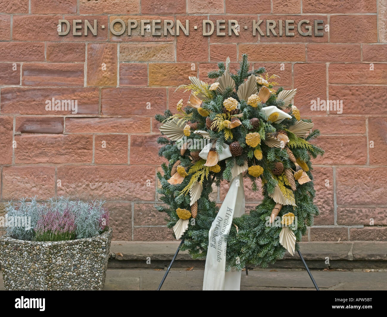floral wreath at memorial for victims of war Remembrance Day Sunday ...
