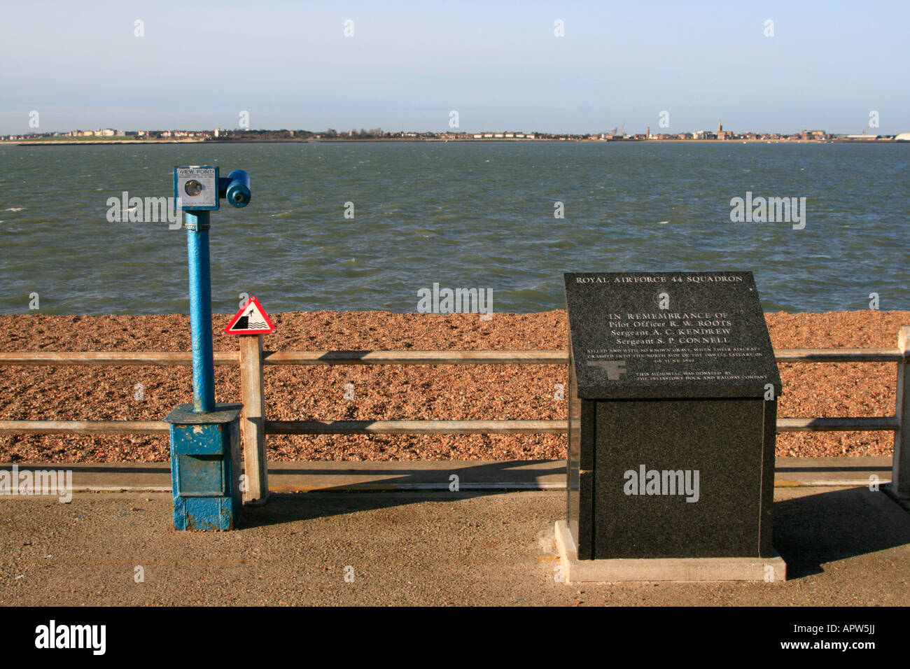 orwell estuary felixtowe raf memorial to airman killed in action WW2 ...