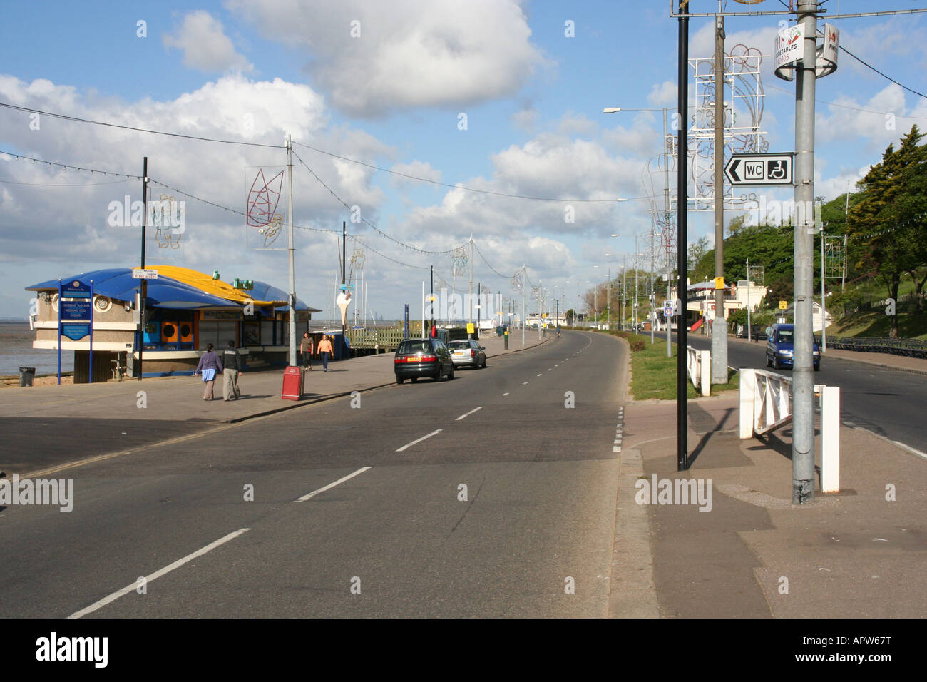 southend on sea coastal seaside town centre shops essex river thames ...