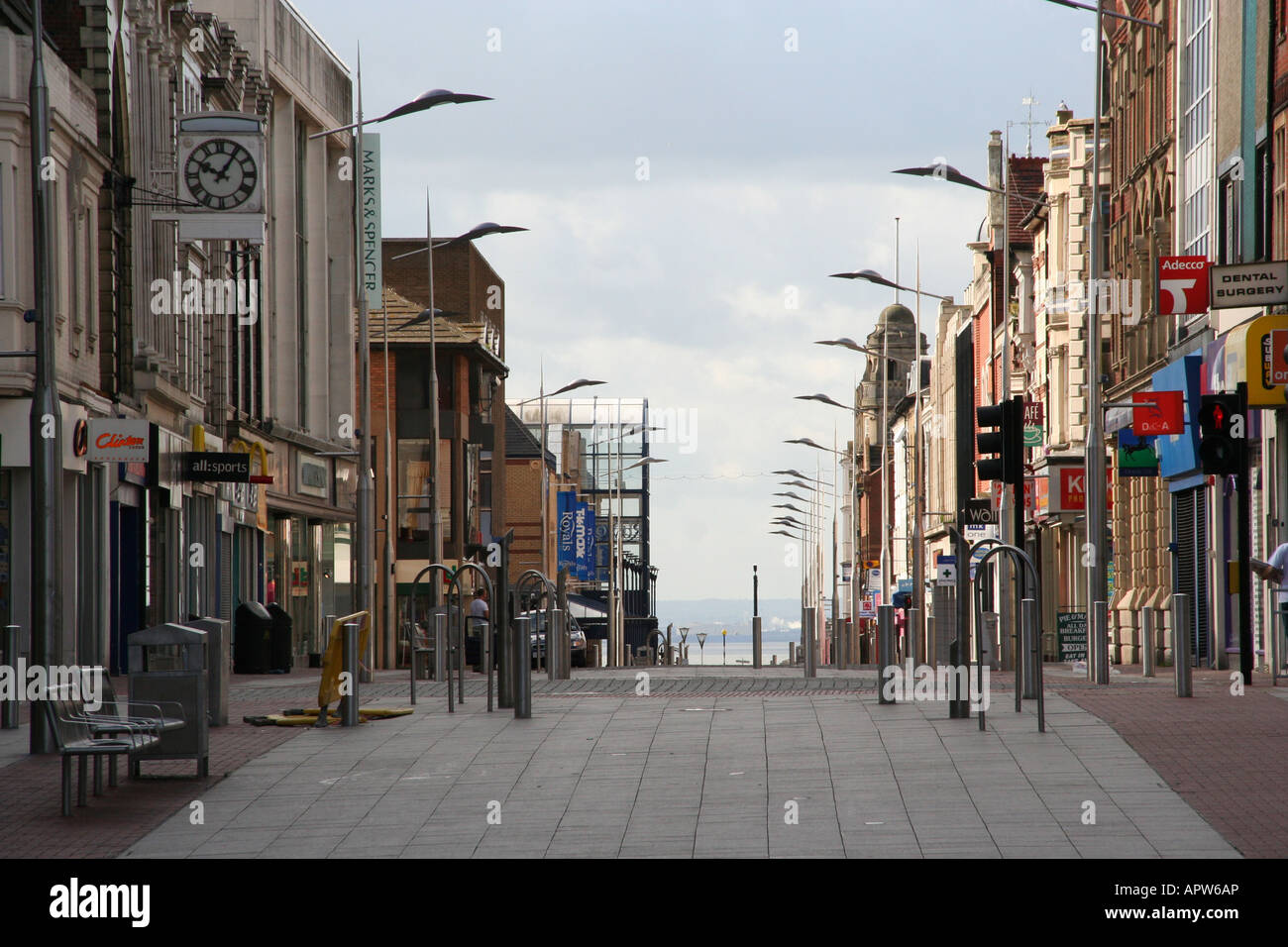 southend on sea coastal seaside town centre shops essex river thames ...