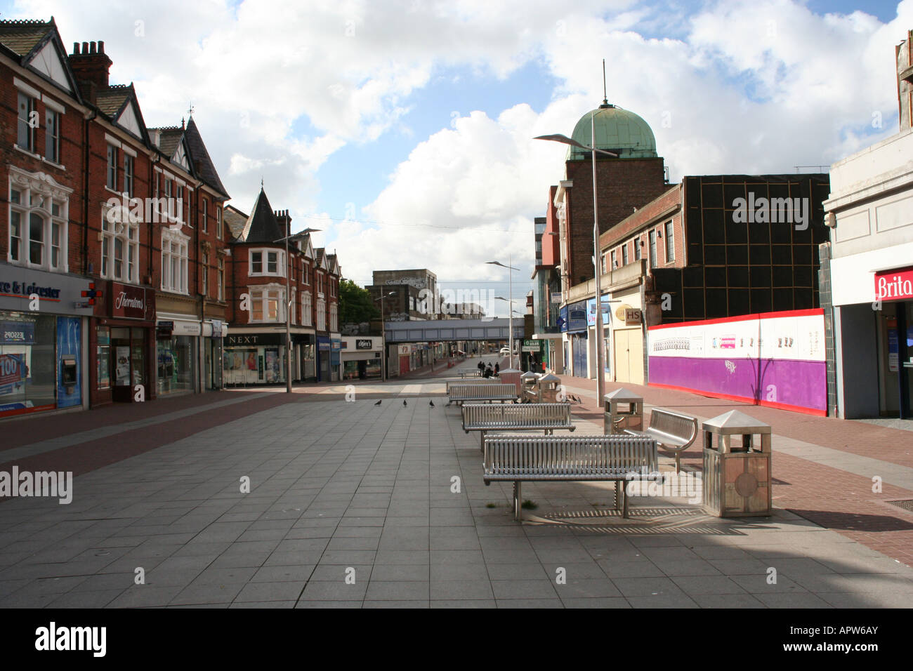 southend on sea coastal seaside town centre shops essex river thames ...