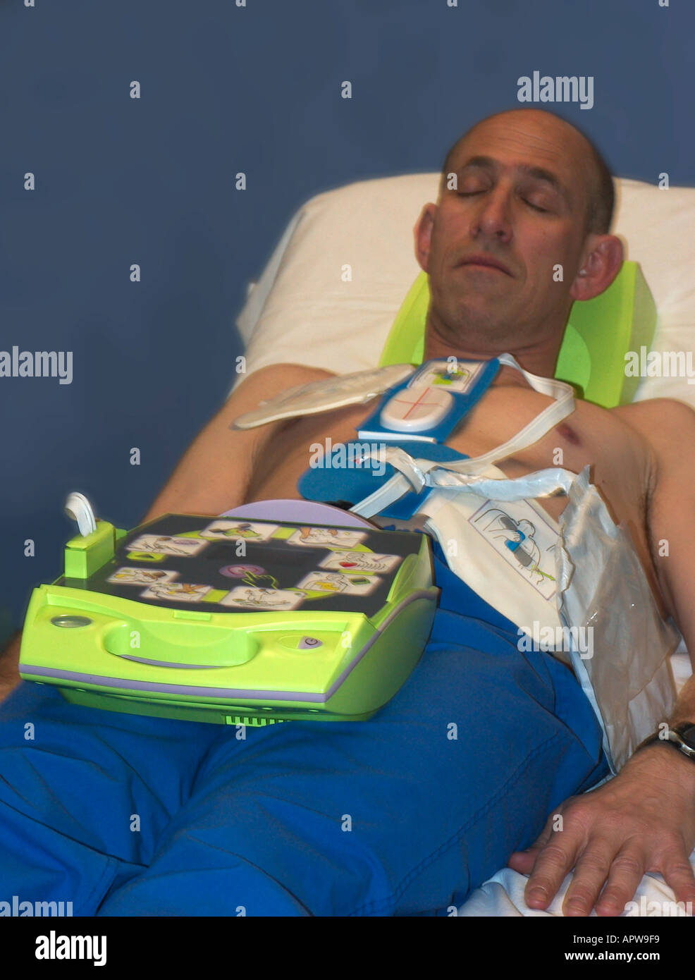 cardiac automatic external defibrillator Stock Photo - Alamy