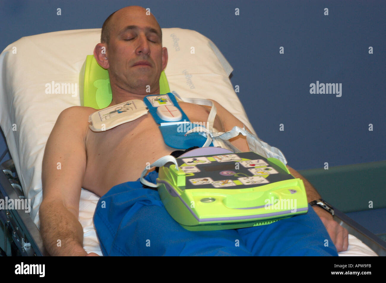 cardiac automatic external defibrillator Stock Photo - Alamy