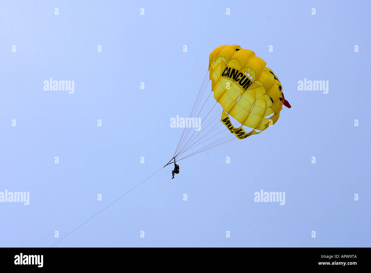 Parachute cancun High Resolution Stock Photography and Images - Alamy