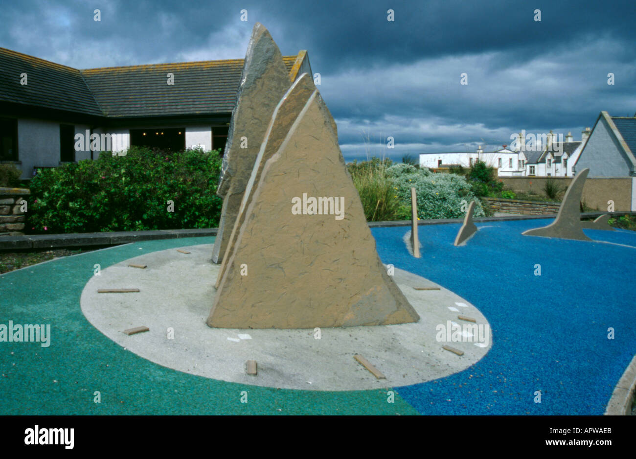 Rock sculpture sundial at Craft Centre, John O'Groats, Caithness ...
