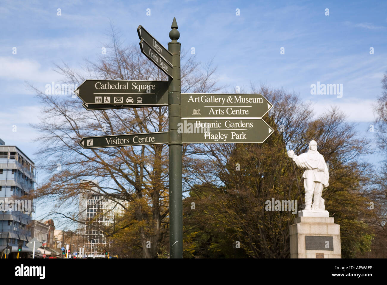 Robert falcon scott monument hi-res stock photography and images - Alamy