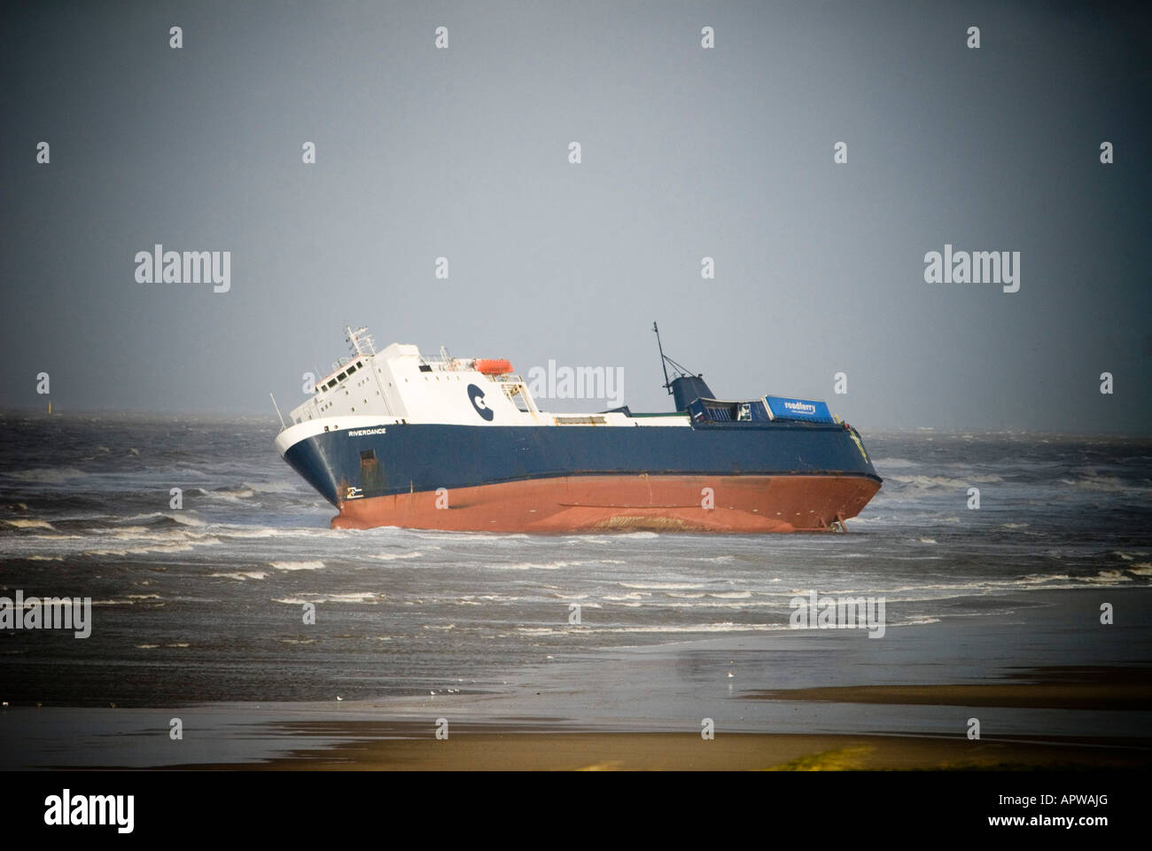 Sinking ferry hi-res stock photography and images - Alamy
