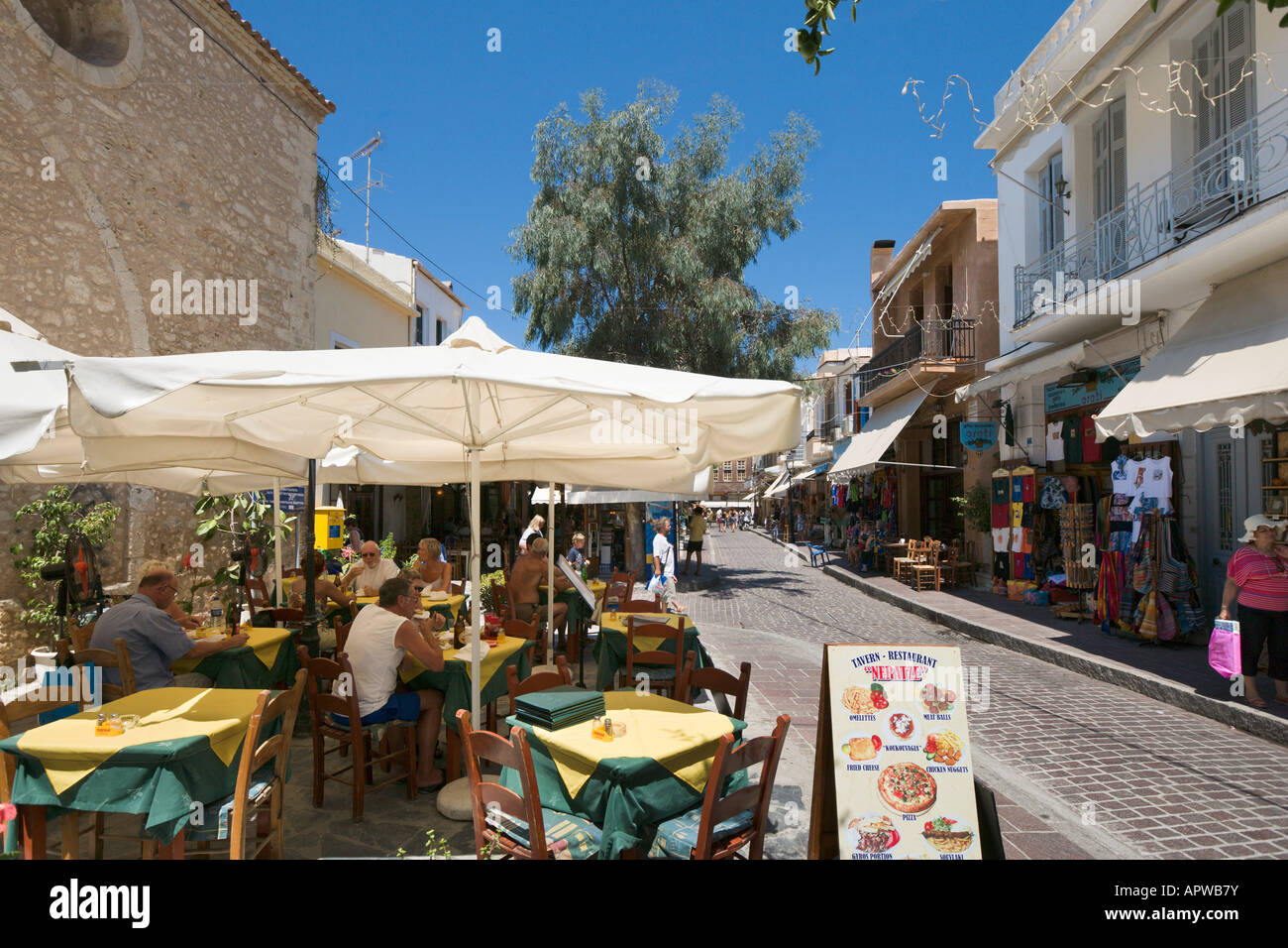 Street cafe restaurant in the Old Town, Rethimnon, North Coast, Crete ...