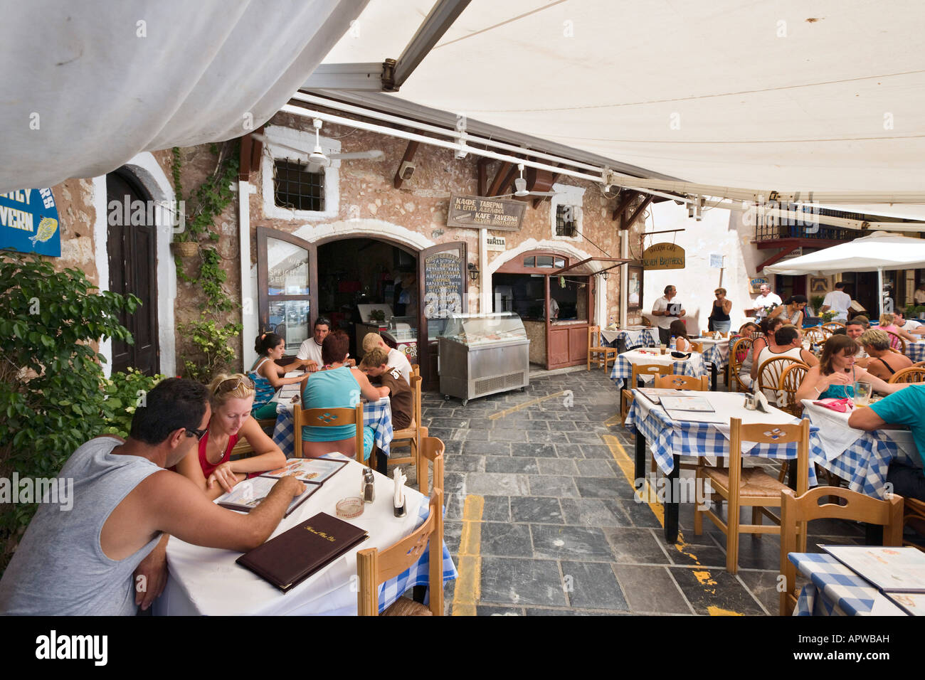 Rethimno dining hi-res stock photography and images - Alamy