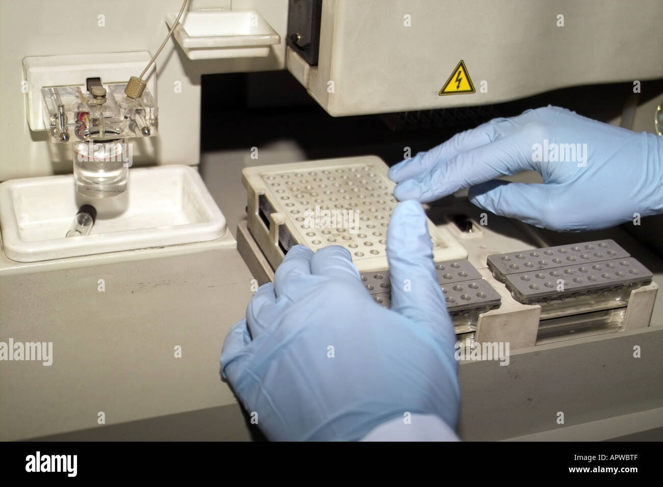 Analysing DNA sample, International Commission for Missing Persons ... Analysing DNA sample, International Commission for Missing Persons ...