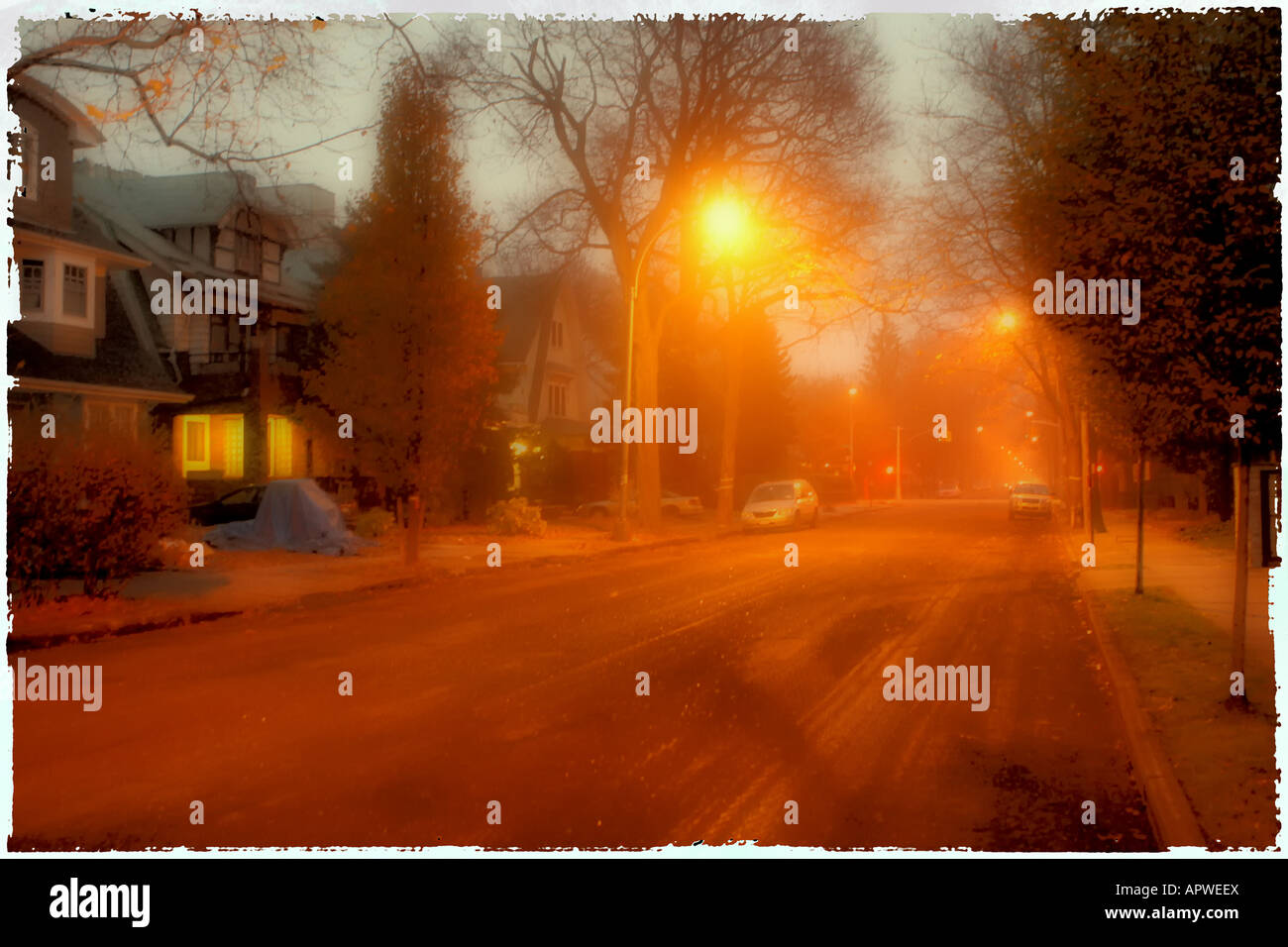 Street lamps in the fog hi-res stock photography and images - Alamy