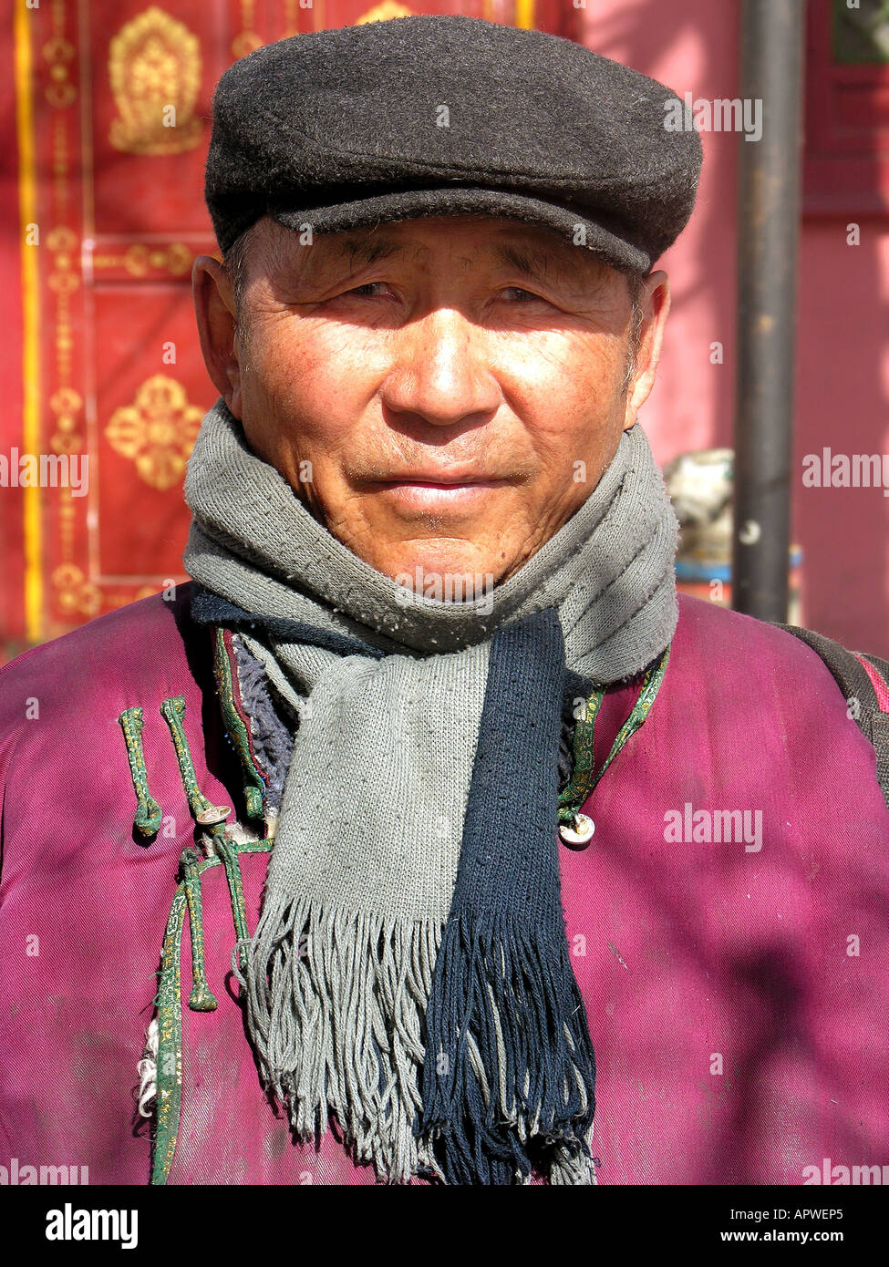 Man in traditinoal costume at Gandantegchinlen Khiid Monastery Ulaan ...