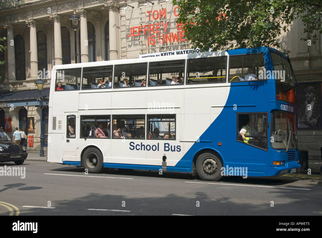 School Bus Uk Stock Photos & School Bus Uk Stock Images - Alamy