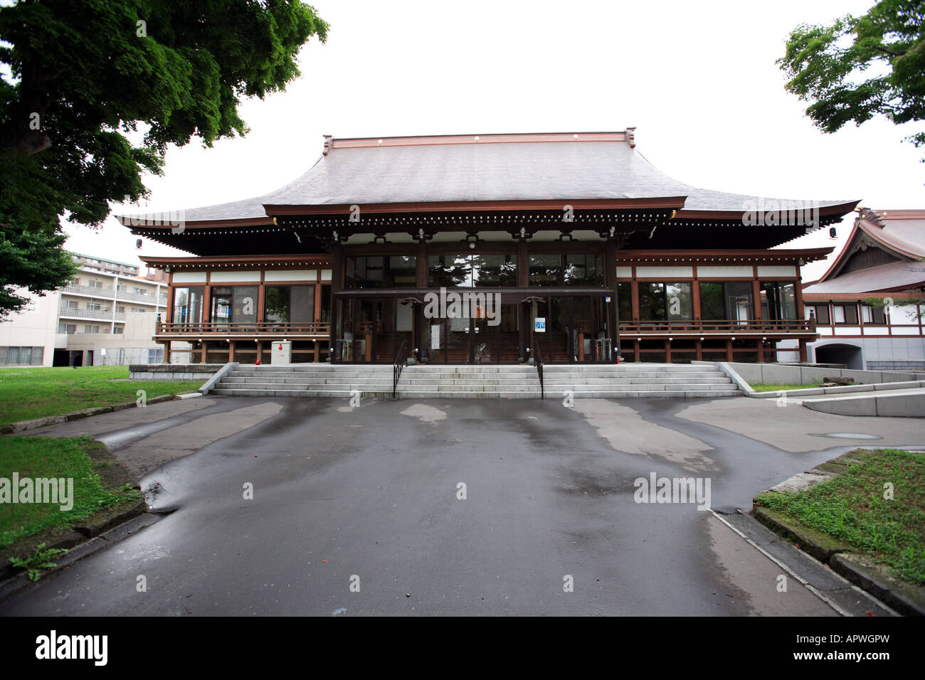 Asia with christian church and buddhist temple hi-res stock photography ...