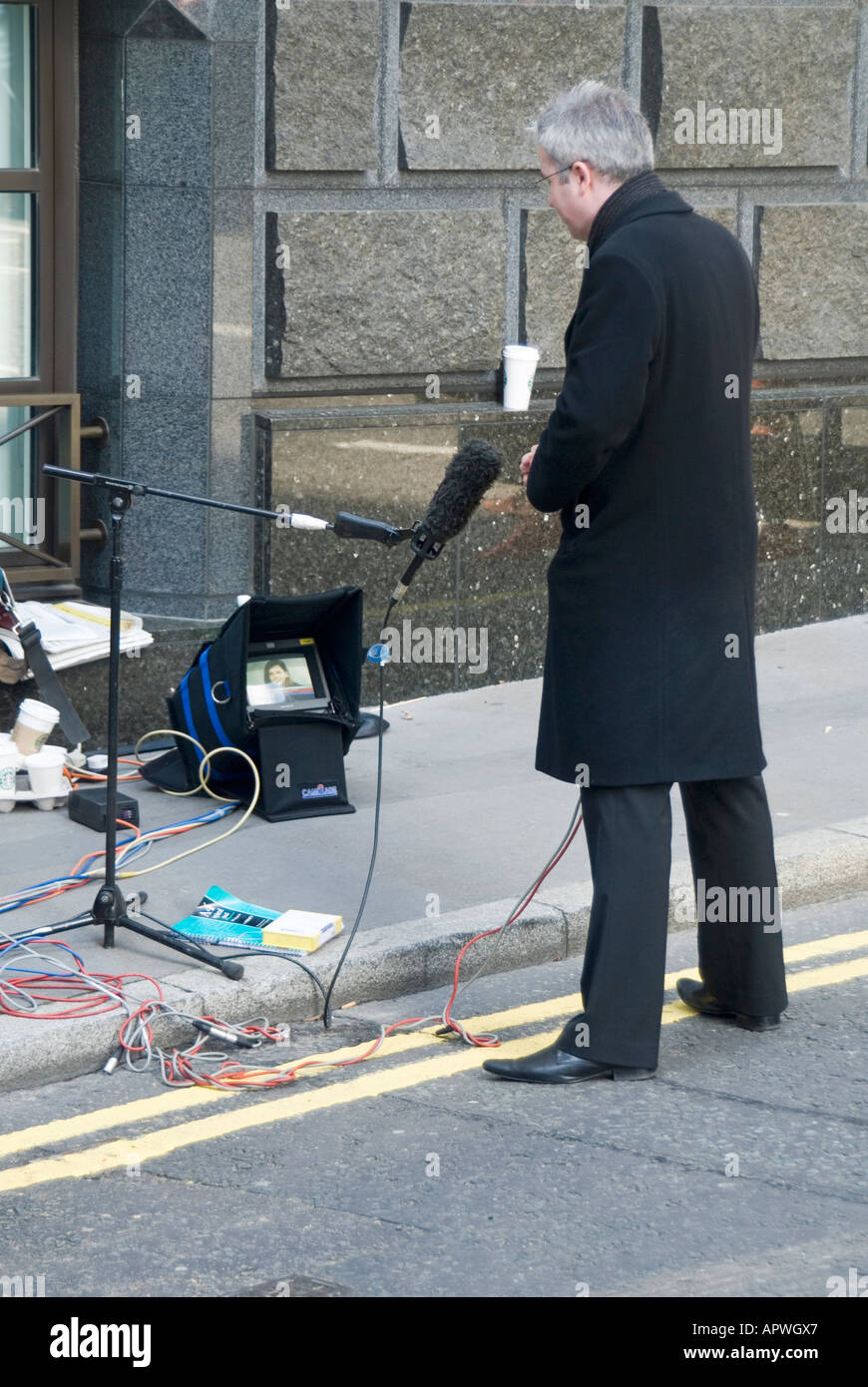 Male on court monitor hi-res stock photography and images - Alamy