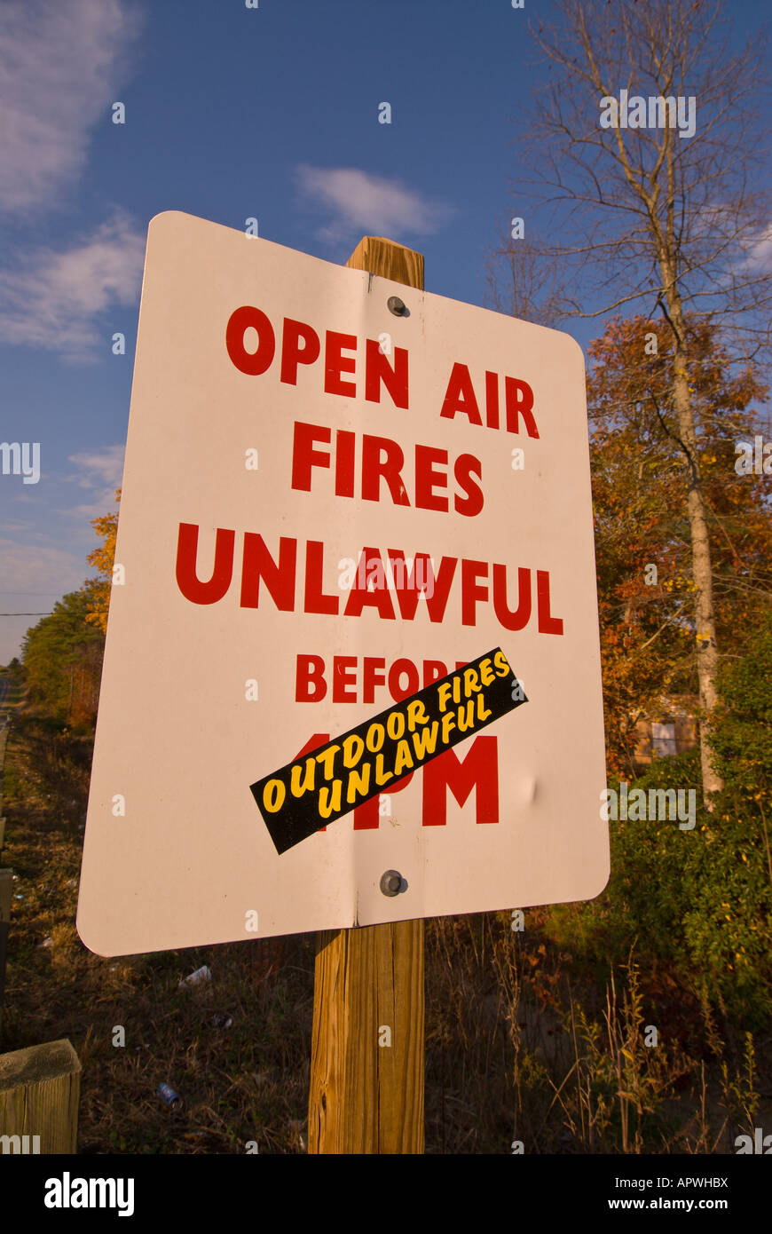 Burning ban warning sign hi-res stock photography and images - Alamy