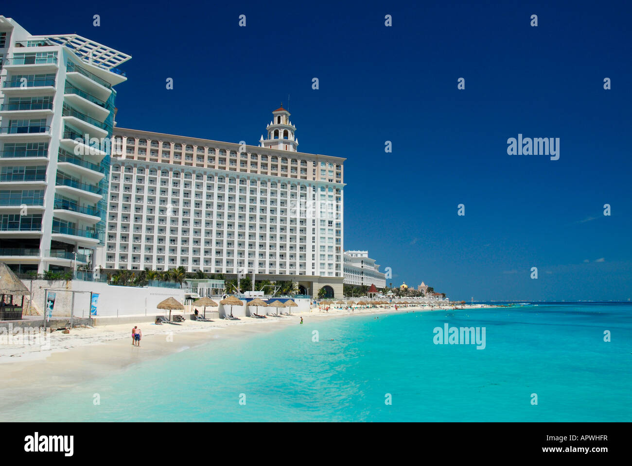 Sandy beach in Cancun hotel and resort area, Quintana Roo State, Mexico ...