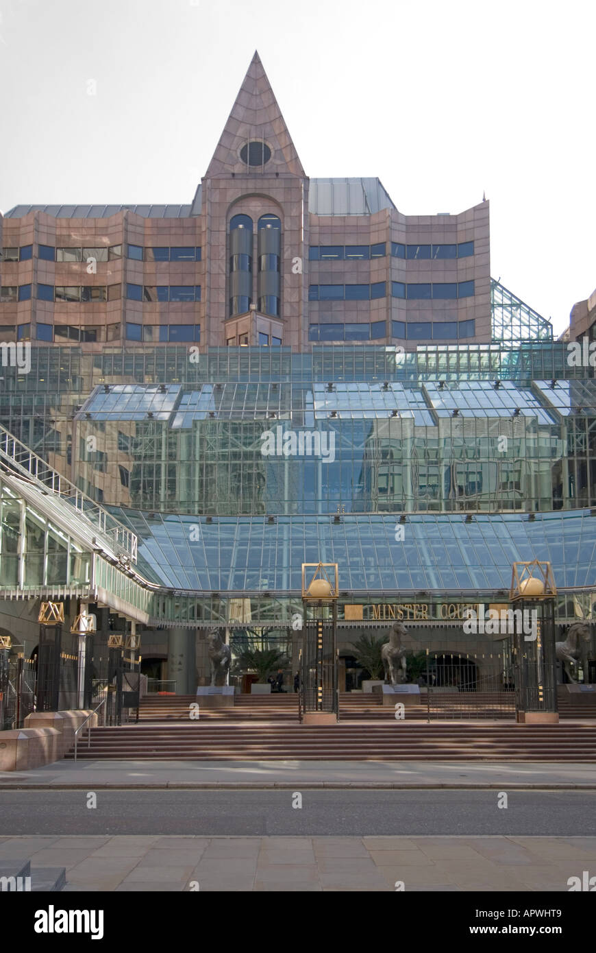 Minster building horses hi-res stock photography and images - Alamy