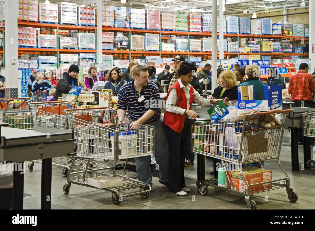 Shopping costco hi-res stock photography and images - Alamy