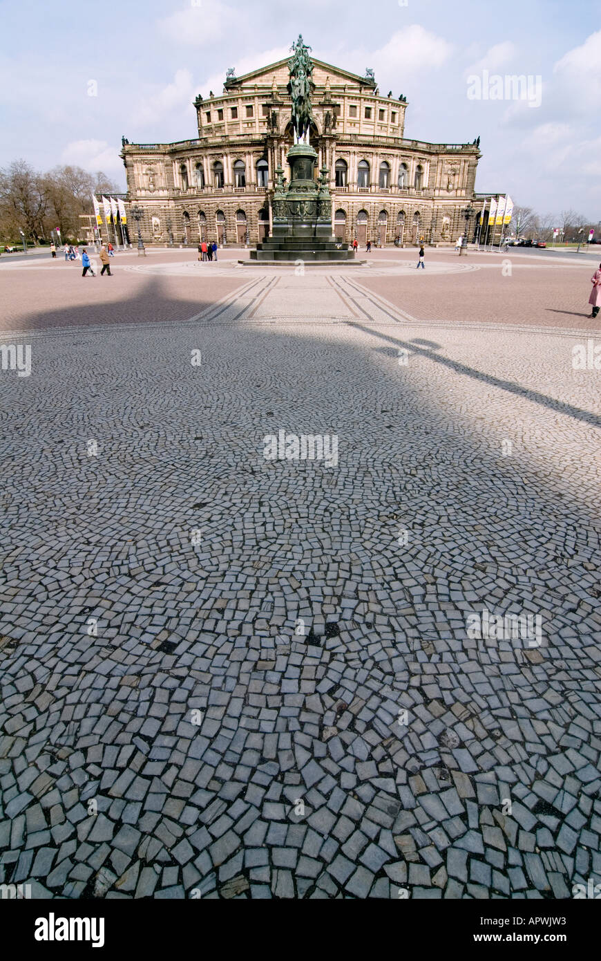 Famous historic semper oper hi-res stock photography and images - Alamy