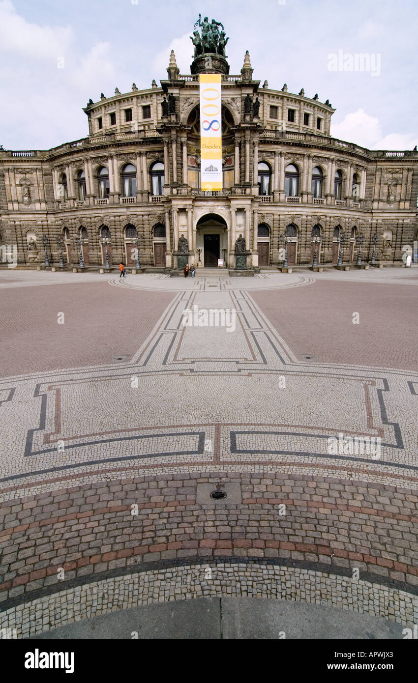 Famous historic semper oper hi-res stock photography and images - Alamy
