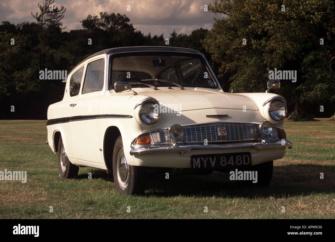 Ford anglia 105e 123e saloon hi-res stock photography and images - Alamy