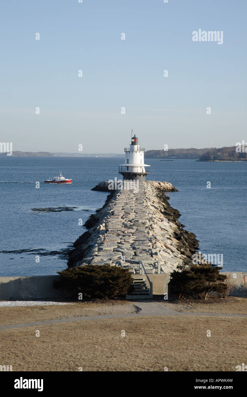 Spring Point Ledge Light at Fort Preble during the winter months ...
