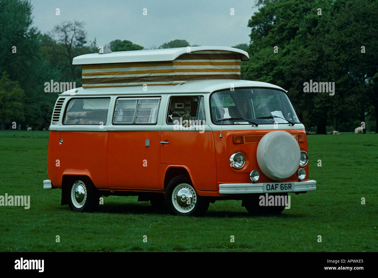 Volkswagen Kombi (bay window). 1970's Stock Photo - Alamy