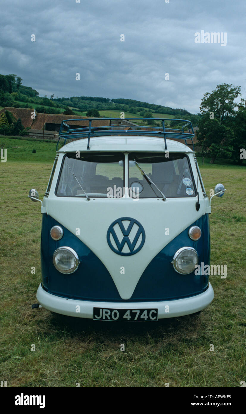 Volkswagen kombi split window camper van hi-res stock photography and ...