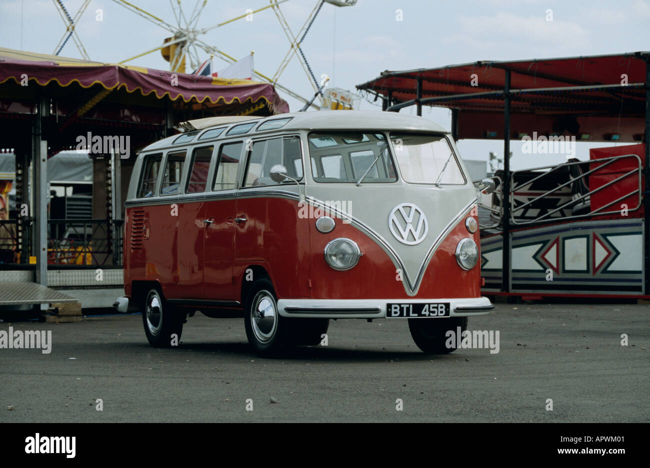 Volkswagen kombi split window camper van hi-res stock photography and ...