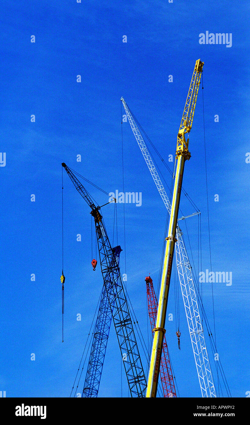 Colourful Cranes, Golden Square Redevelopment (Summer 2006), Warrington ...