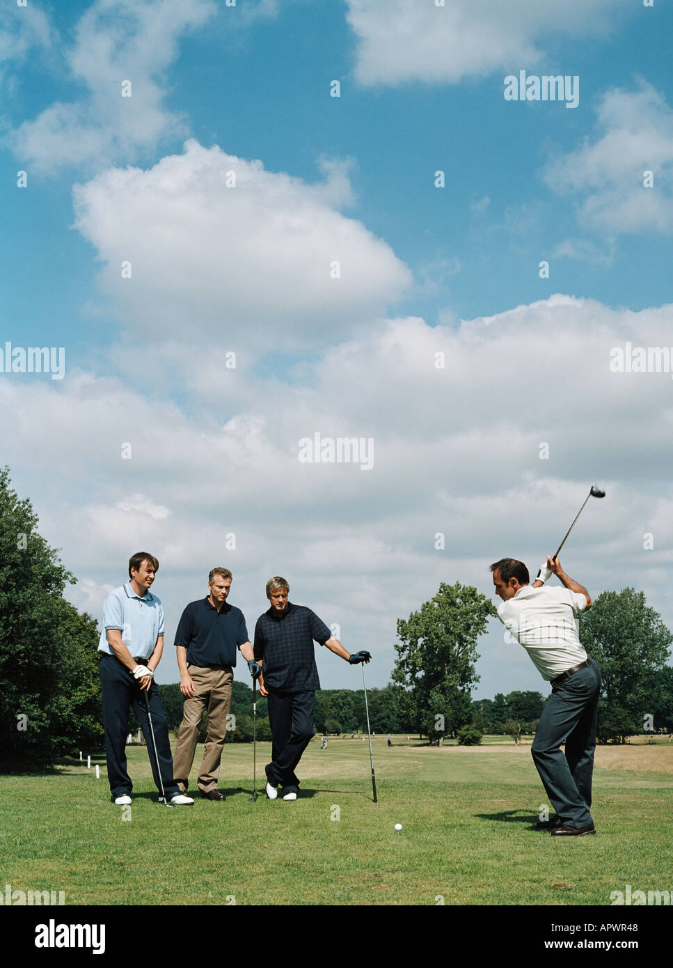 Sport golf swinging watching hi-res stock photography and images - Alamy