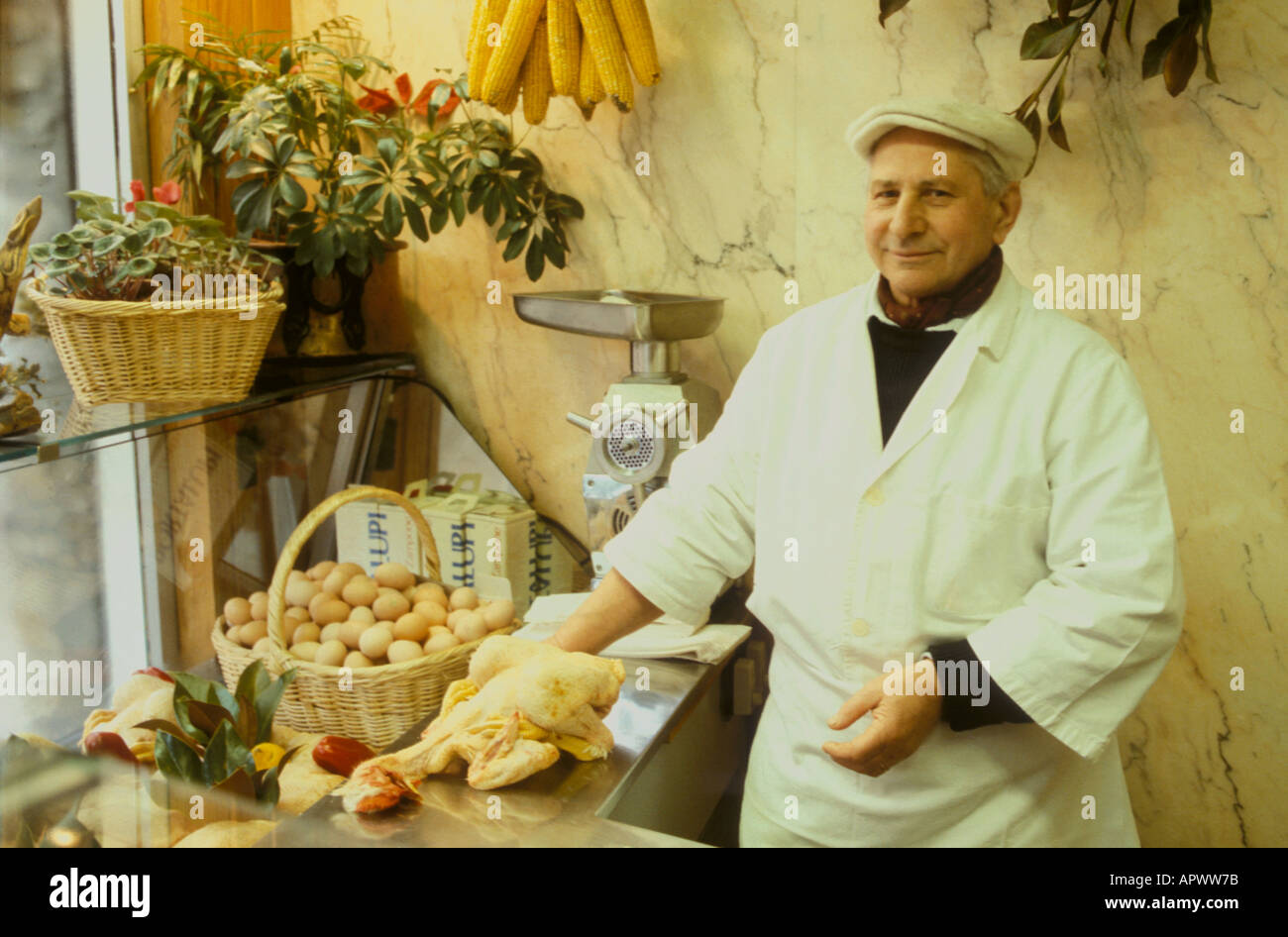 Italian shopkeeper hi-res stock photography and images - Alamy