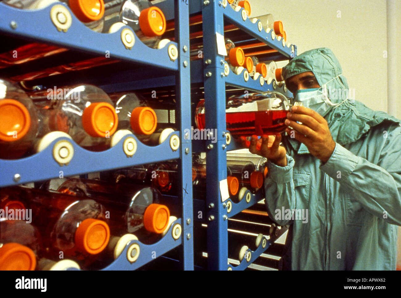 Red laboratories hi-res stock photography and images - Alamy