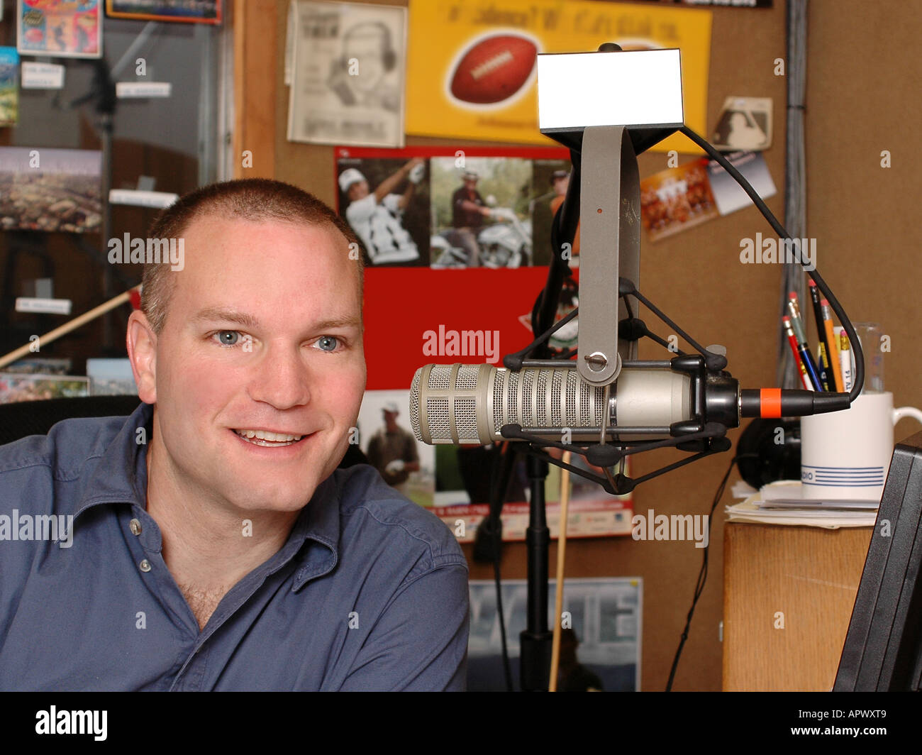 Radio on air personality hi-res stock photography and images - Alamy