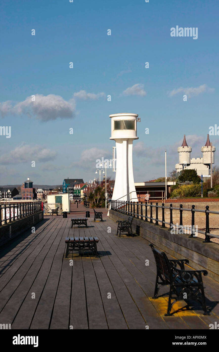 Lighthouse on Littlehampton Pier, Sussex, England Stock Photo - Alamy