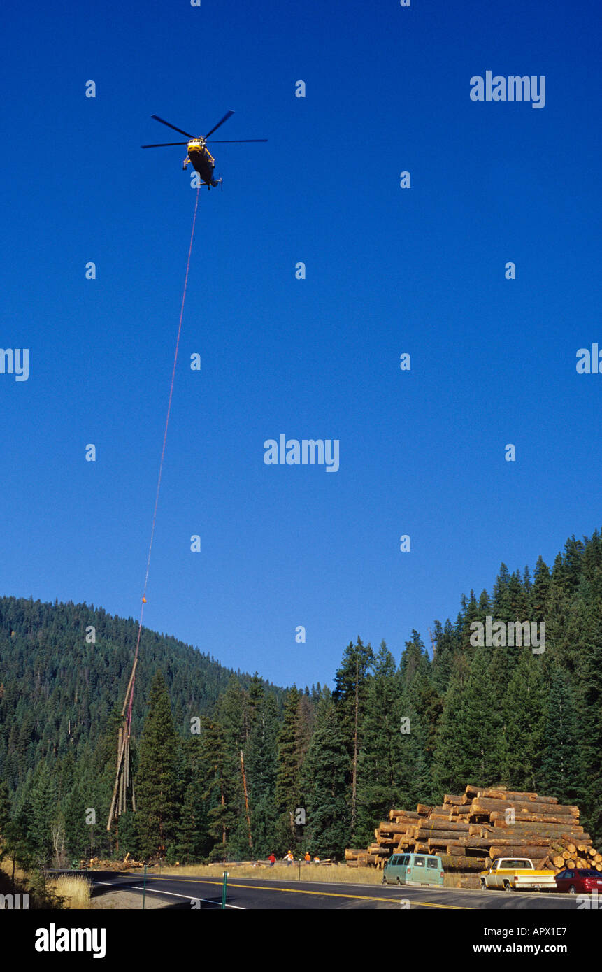 Helicopter logging hi-res stock photography and images - Alamy