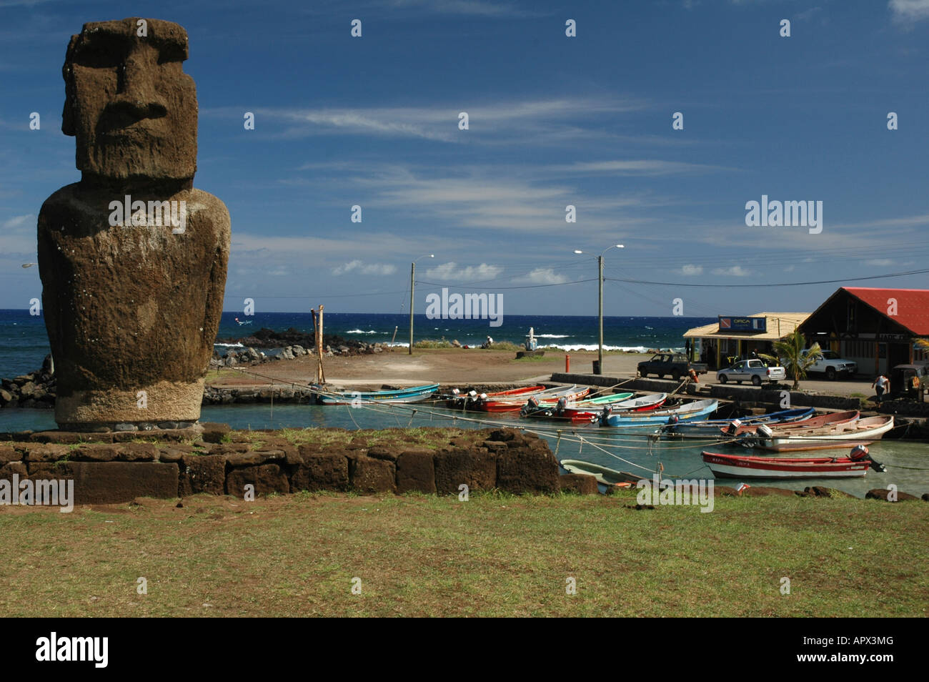 Moai statue, easter island Stock Photo - Alamy